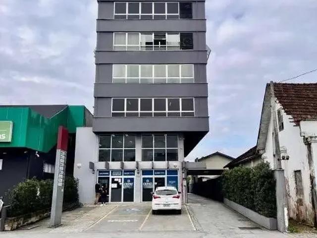 Conj. Comercial / Sala para Locação em Joinville/SC Centro