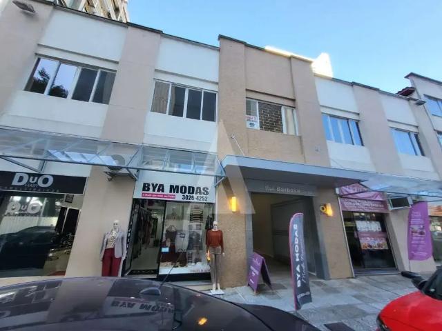 Conj. Comercial / Sala para Locação em Joinville/SC Centro