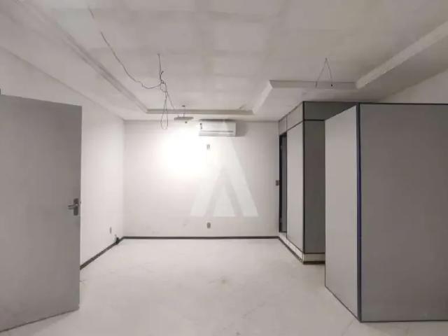 Conj. Comercial / Sala para Locação em Joinville/SC Centro