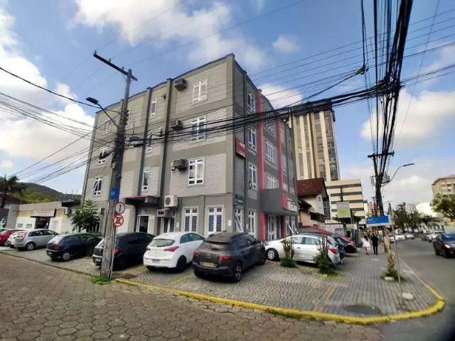 Conj. Comercial / Sala para Locação em Joinville/SC Centro