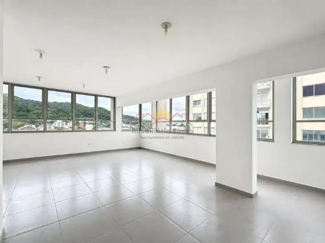 Conj. Comercial / Sala para Locação em Joinville/SC Centro