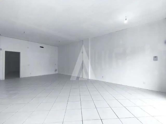 Conj. Comercial / Sala para Locação em Joinville/SC Centro