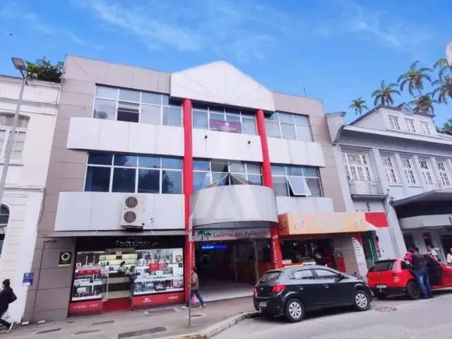 Conj. Comercial / Sala para Locação em Joinville/SC Centro