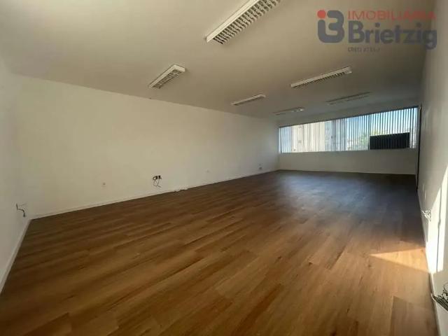 Conj. Comercial / Sala para Locação em Joinville/SC Glória