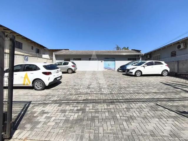 Conj. Comercial / Sala para Locação em Joinville/SC Iririú