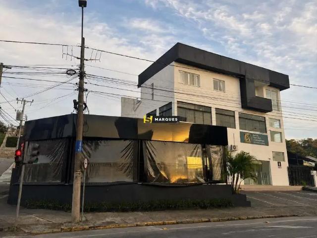 Conj. Comercial / Sala para Locação em Joinville/SC Iririú
