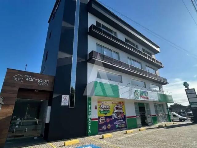 Conj. Comercial / Sala para Locação em Joinville/SC Iririú