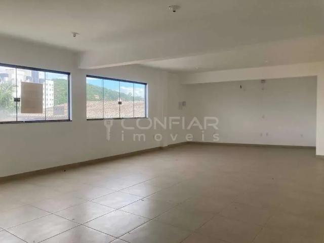 Conj. Comercial / Sala para Locação em Joinville/SC Iririú