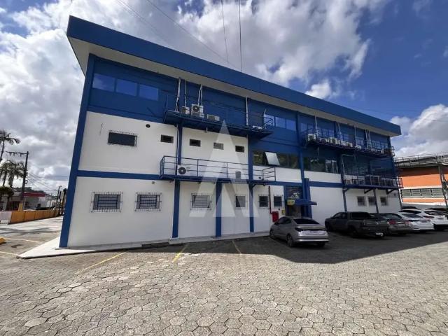 Conj. Comercial / Sala para Locação em Joinville/SC Iririú