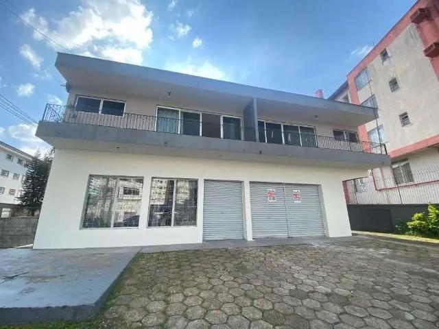 Conj. Comercial / Sala para Locação em Joinville/SC Saguaçu