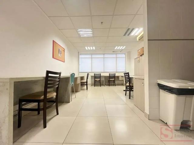 Conj. Comercial / Sala para Locação em Limeira/SP Centro