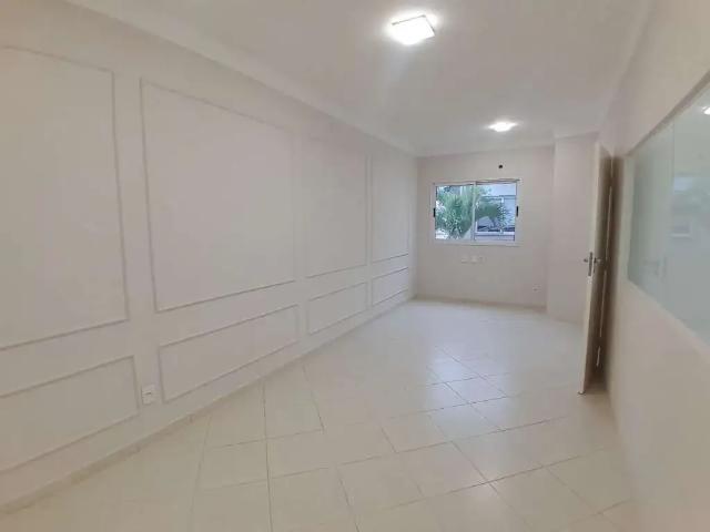 Conj. Comercial / Sala para Locação em Limeira/SP Centro
