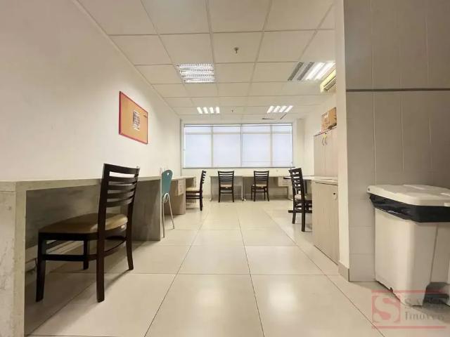 Conj. Comercial / Sala para Locação em Limeira/SP Centro