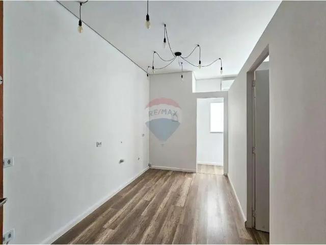 Conj. Comercial / Sala para Locação em Peruíbe/SP Centro