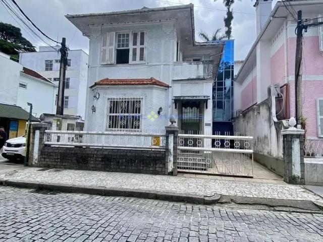 Conj. Comercial / Sala para Locação em Petrópolis/RJ Centro