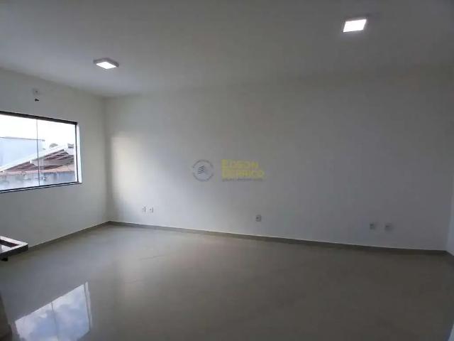 Conj. Comercial / Sala para Locação em Pindamonhangaba/SP Centro
