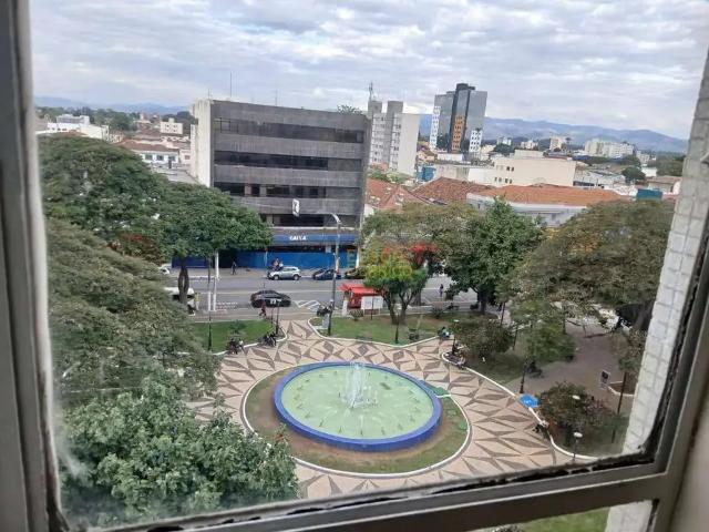 Conj. Comercial / Sala para Locação em Pindamonhangaba/SP Centro