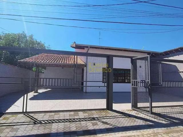 Conj. Comercial / Sala para Locação em Pindamonhangaba/SP Centro