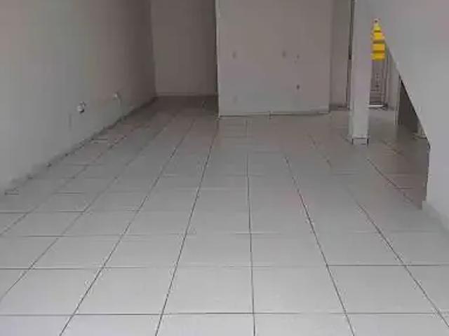 Conj. Comercial / Sala para Locação em Pindamonhangaba/SP Jardim Cristina