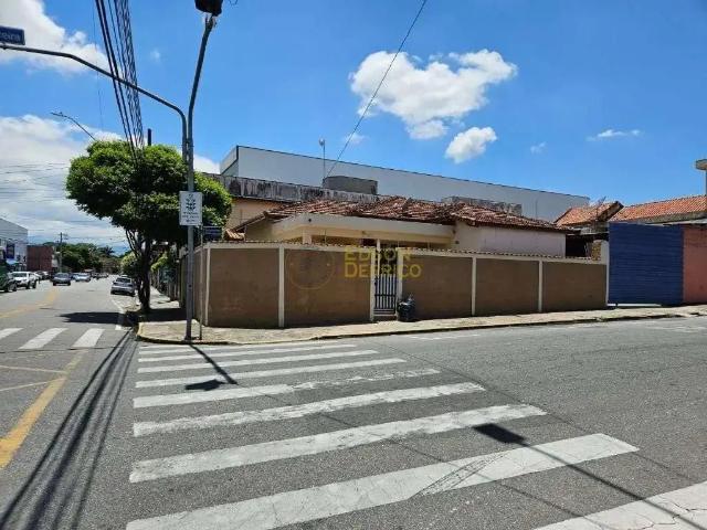 Conj. Comercial / Sala para Locação em Pindamonhangaba/SP São Benedito 3 Quartos