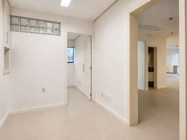 Conj. Comercial / Sala para Locação em Porto Alegre/RS Auxiliadora