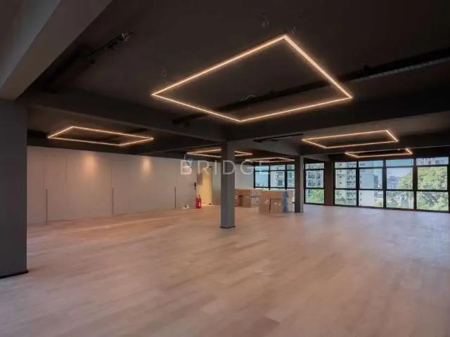 Conj. Comercial / Sala para Locação em Porto Alegre/RS Auxiliadora