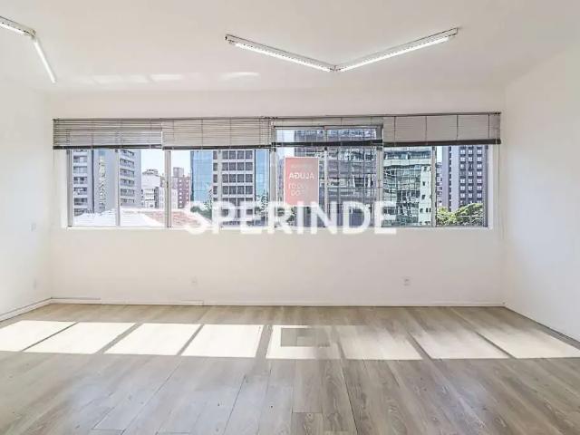 Conj. Comercial / Sala para Locação em Porto Alegre/RS Auxiliadora