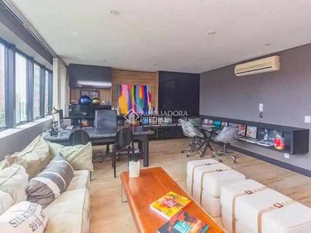 Conj. Comercial / Sala para Locação em Porto Alegre/RS Auxiliadora