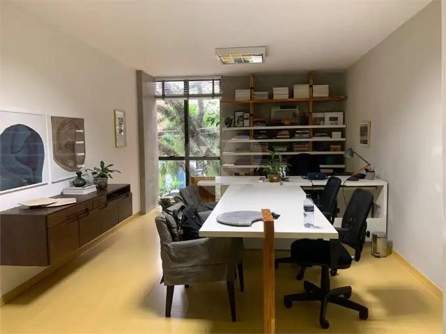 Conj. Comercial / Sala para Locação em Porto Alegre/RS Bom Fim