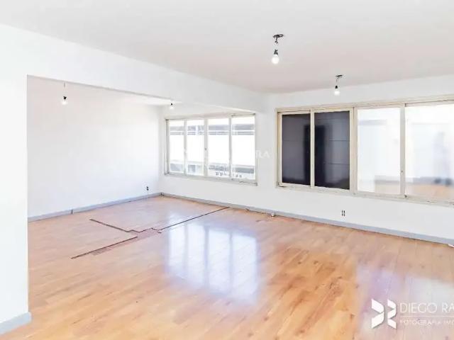 Conj. Comercial / Sala para Locação em Porto Alegre/RS Centro Histórico