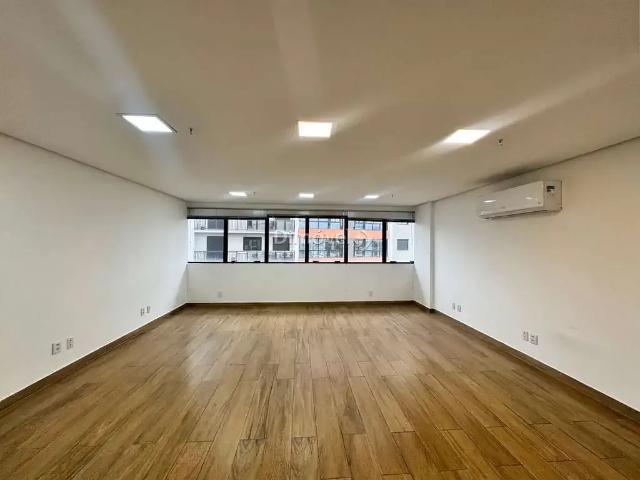 Conj. Comercial / Sala para Locação em Porto Alegre/RS Cristal