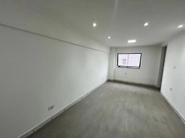 Conj. Comercial / Sala para Locação em Praia Grande/SP Boqueirão