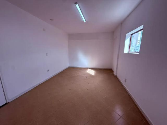 Conj. Comercial / Sala para Locação em Praia Grande/SP Boqueirão