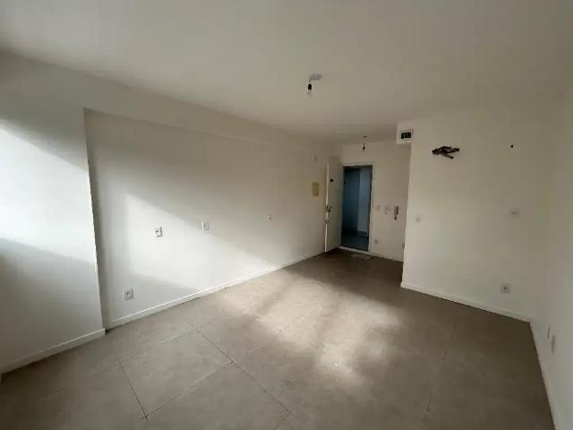 Conj. Comercial / Sala para Locação em Rio de Janeiro/RJ Freguesia Jacarepaguá