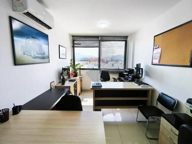 Conj. Comercial / Sala para Locação em Rio de Janeiro/RJ Taquara 1 Quartos