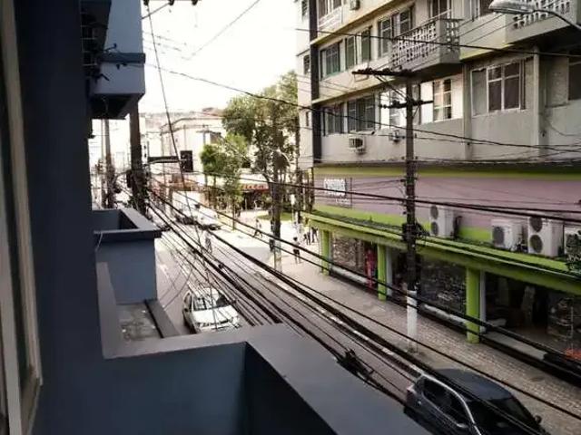 Conj. Comercial / Sala para Locação em São Vicente/SP Centro