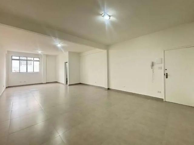 Conj. Comercial / Sala para Locação em São Vicente/SP Centro
