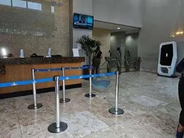 Conj. Comercial / Sala para Locação em São Vicente/SP Centro