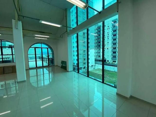 Conj. Comercial / Sala para Locação em São Vicente/SP Itararé