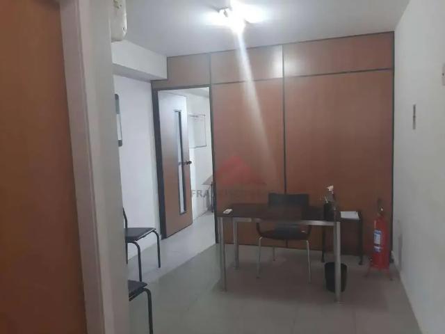 Conj. Comercial / Sala para Locação em São Gonçalo/RJ Centro
