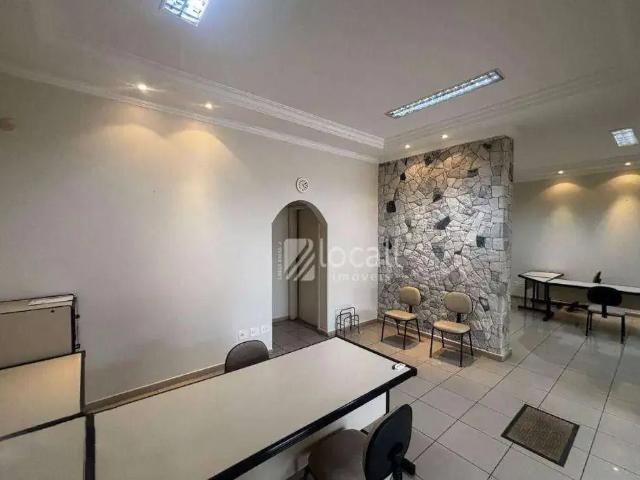 Conj. Comercial / Sala para Locação em São José do Rio Preto/SP Centro