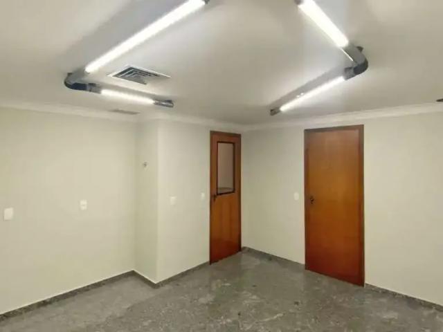 Conj. Comercial / Sala para Locação em São José do Rio Preto/SP Centro