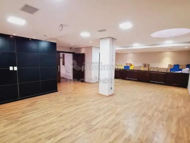 Conj. Comercial / Sala para Locação em São José do Rio Preto/SP Centro 3 Quartos