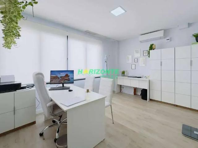 Conj. Comercial / Sala para Locação em São José dos Campos/SP Urbanova