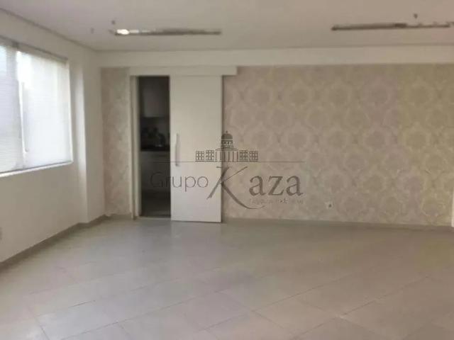 Conj. Comercial / Sala para Locação em São José dos Campos/SP Centro