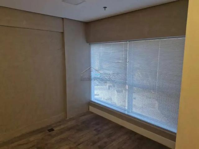 Conj. Comercial / Sala para Locação em São José dos Campos/SP Centro