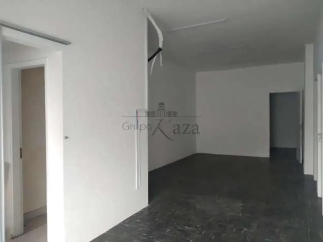 Conj. Comercial / Sala para Locação em São José dos Campos/SP Centro