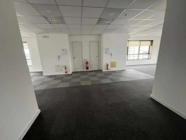 Conj. Comercial / Sala para Locação em São José dos Campos/SP Jardim Aquárius