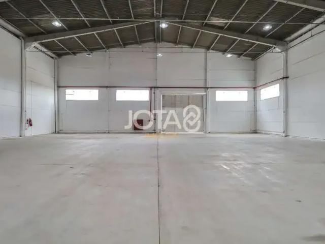 Conj. Comercial / Sala para Locação em São José dos Pinhais/PR Guatupê