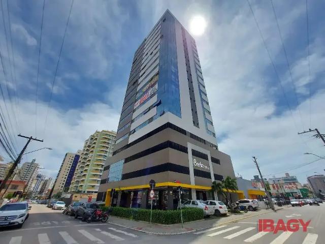 Conj. Comercial / Sala para Locação em São José/SC Campinas